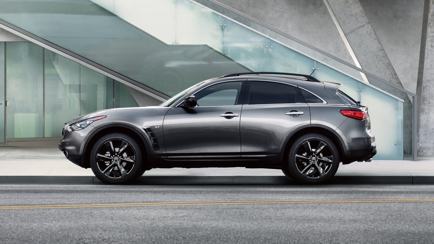 2017 INFINITI QX70 Crossover SUV | INFINITI USA