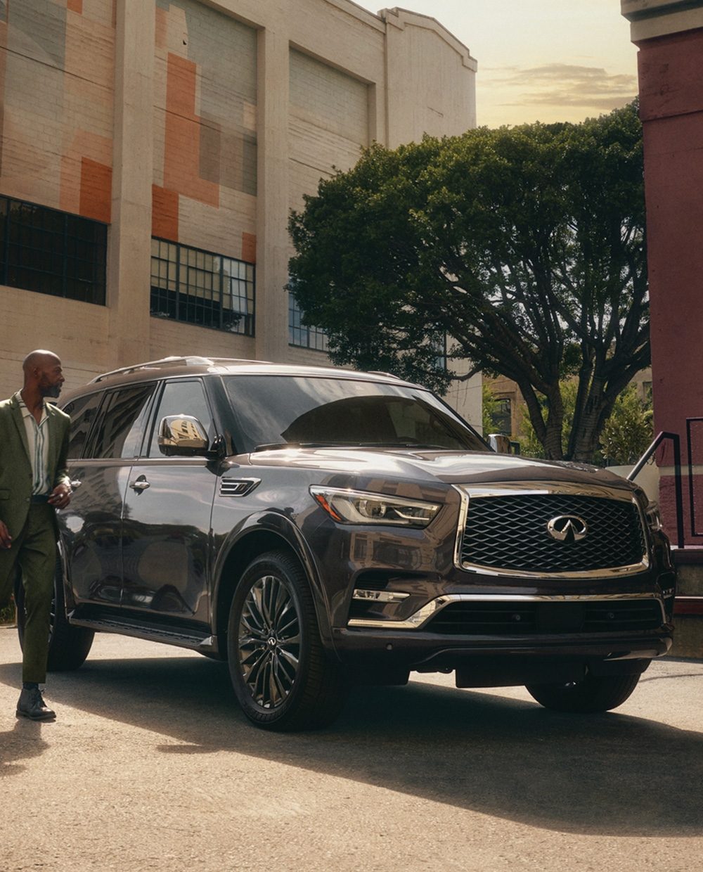 2024 INFINITI QX80 ラグジュアリー7-8シーター SUV | INFINITI グローバル